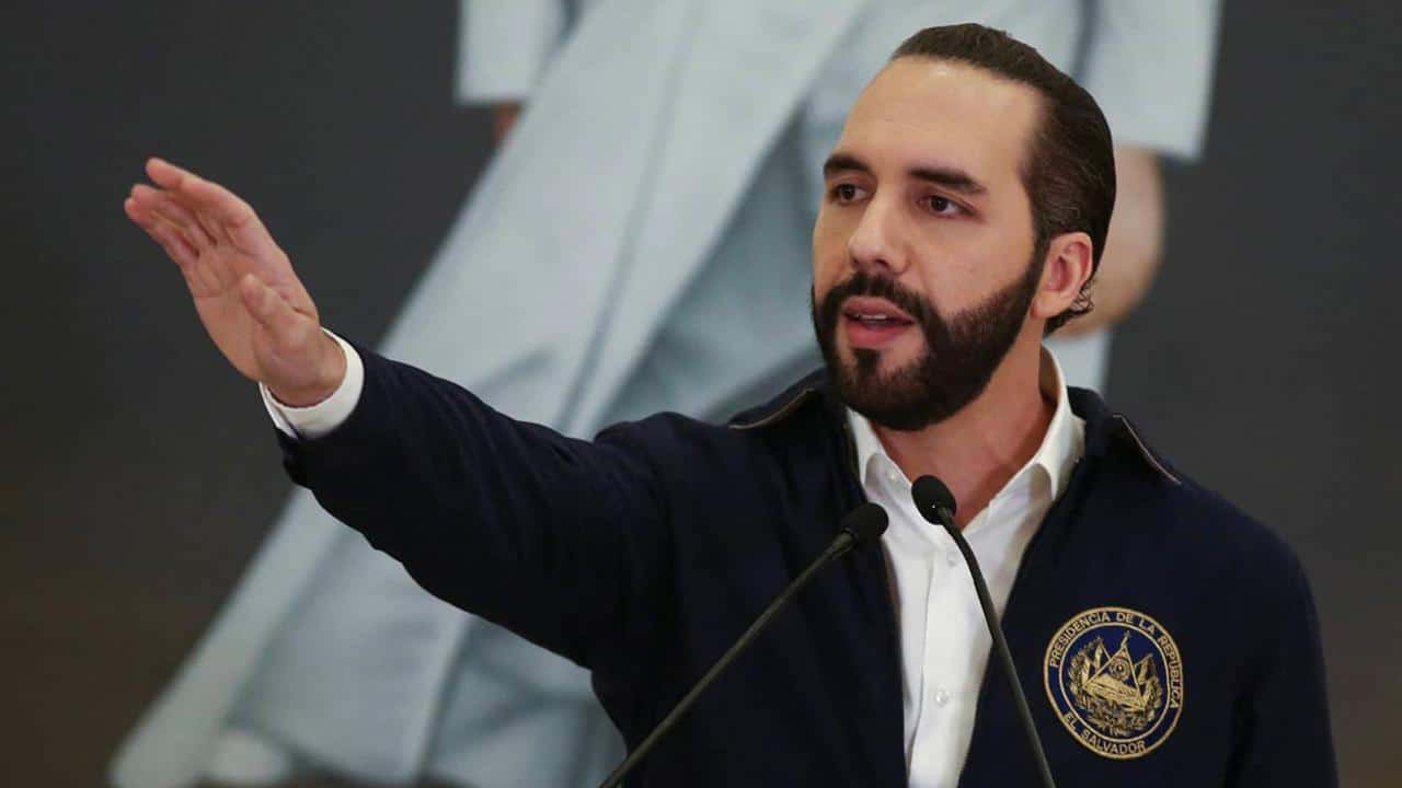 Bukele rechaza comentarios de congresista de EEUU sobre obra de arte de ...