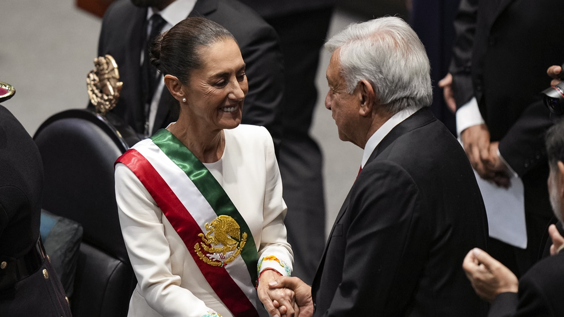 Claudia Sheinbaum asume como la primera mujer presidenta de México