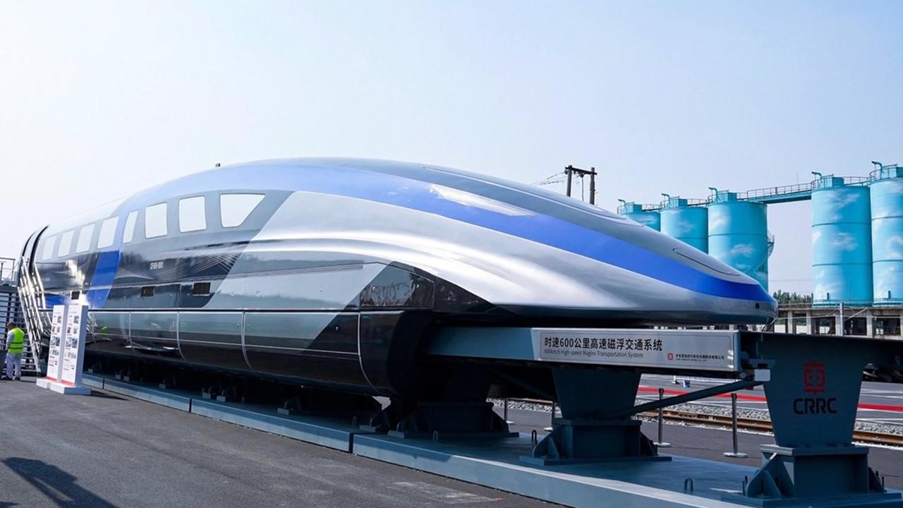 China presenta el tren más rápido del mundo