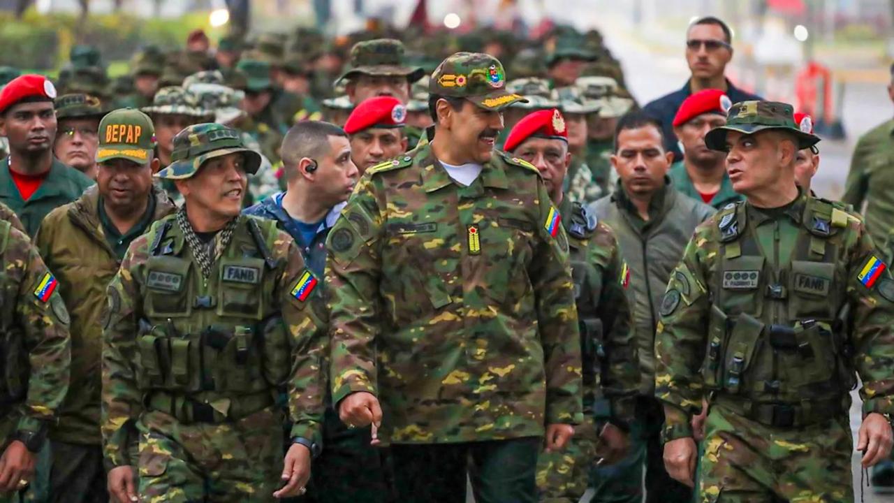 Maduro activa a 8 millones de milicianos para defender a Venezuela