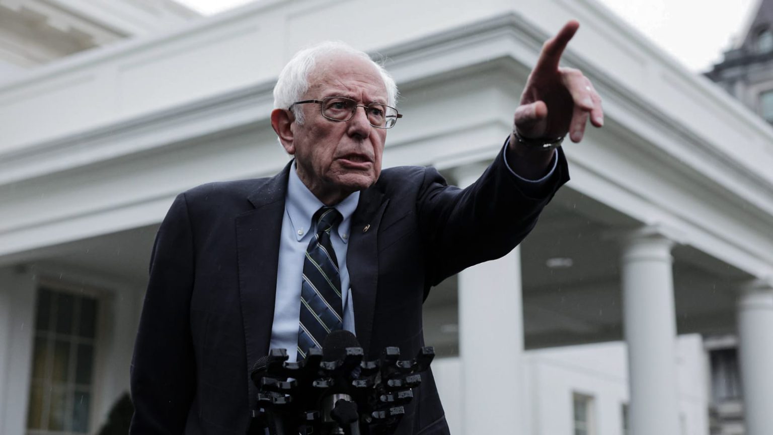 Bernie Sanders: EEUU practica imperialismo puro en Venezuela